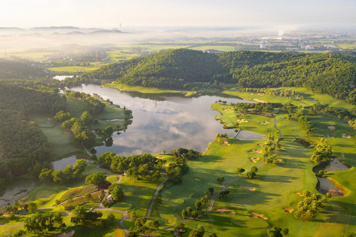 Chí Linh Golf Course - FlightGolf